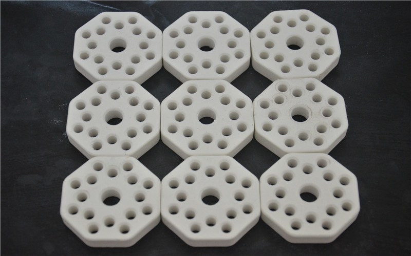 แผ่นเซรามิคอุตสาหกรรม Porous, Alumina Heat Porous Ceramic Plate